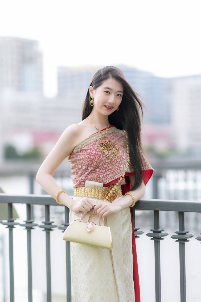 น้องมีมี่ กับชุดไทยที่ต้องบอกว่าสวยและน่ารักสุดๆ