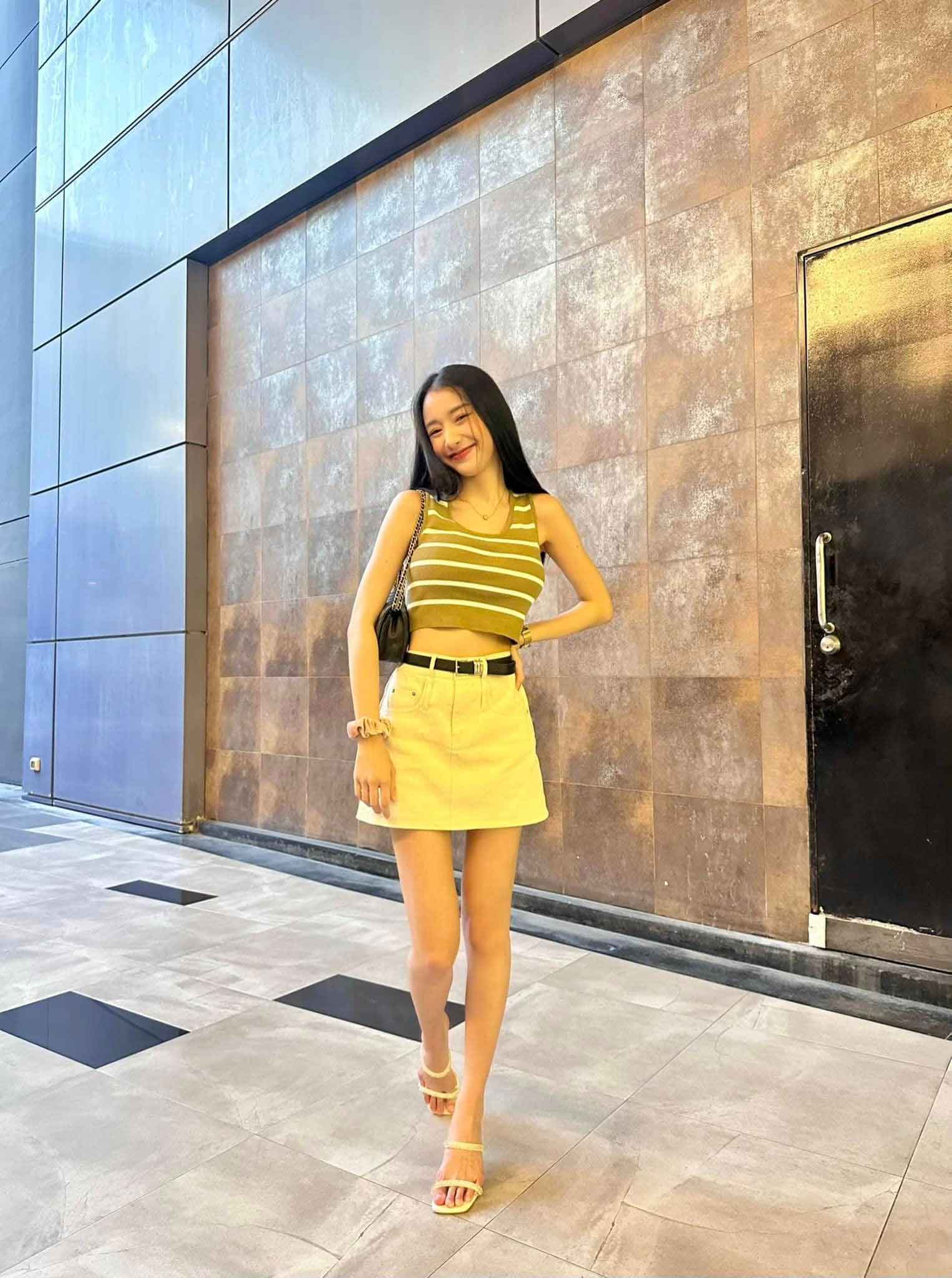 น้องเฟิร์น ชุติมนต์ นางแบบสาวสวยสุดเร่าร้อน